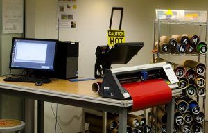 What is Vinyl Cutter Machine & How it works? [Ultimate Guide]